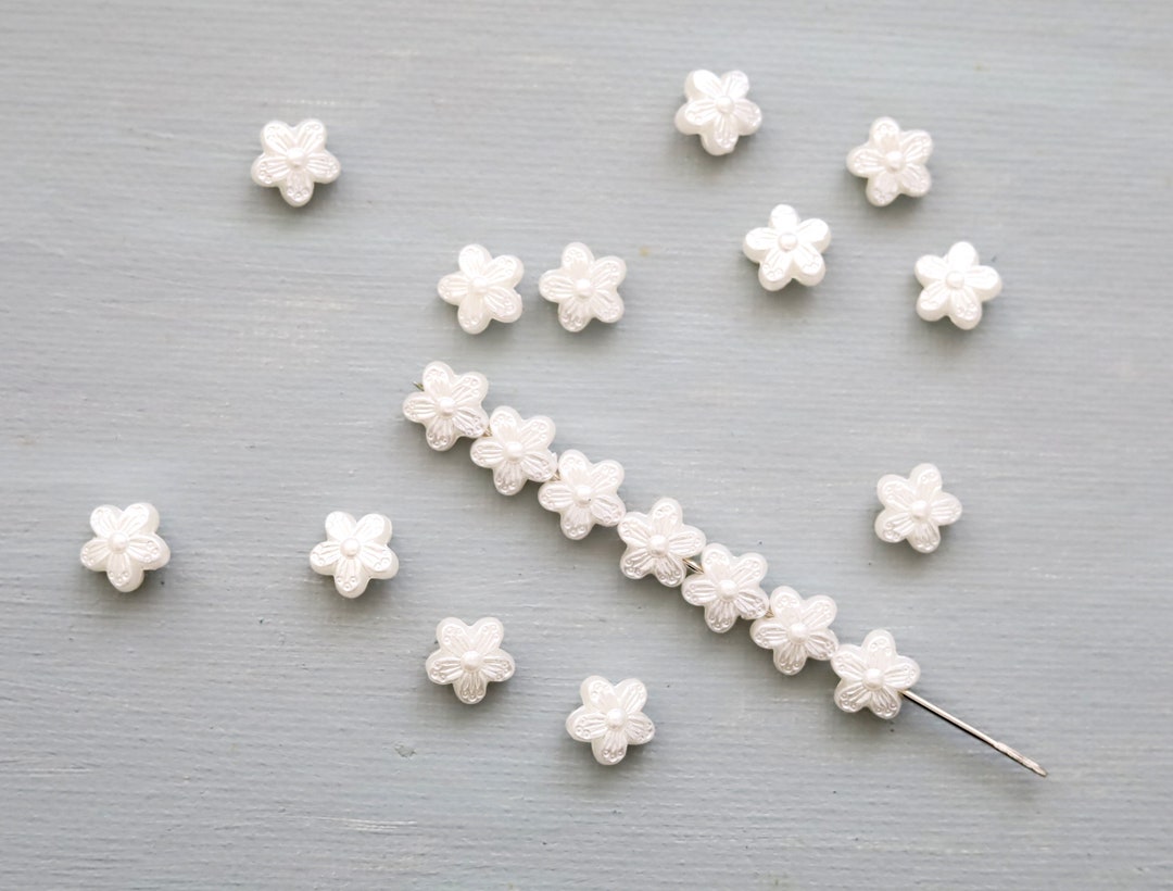 50 PCS Small Flower Beads. Pearl White Acrylic Flower Beads. Plastic ...