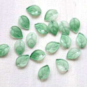 20 PCS 16mm Leaf Beads. Small Olive Green Grass Green Glass Leaf Beads ...