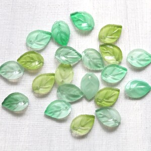 20 PCS 16mm Leaf Beads. Small Olive Green Grass Green Glass Leaf Beads ...