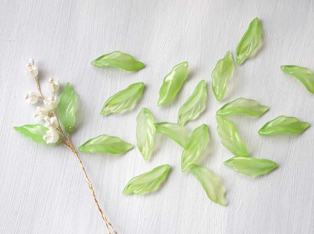 10 PCS 37mm Long Leaf Beads. Lime Green Glass Leaf Beads. Large Leaf ...