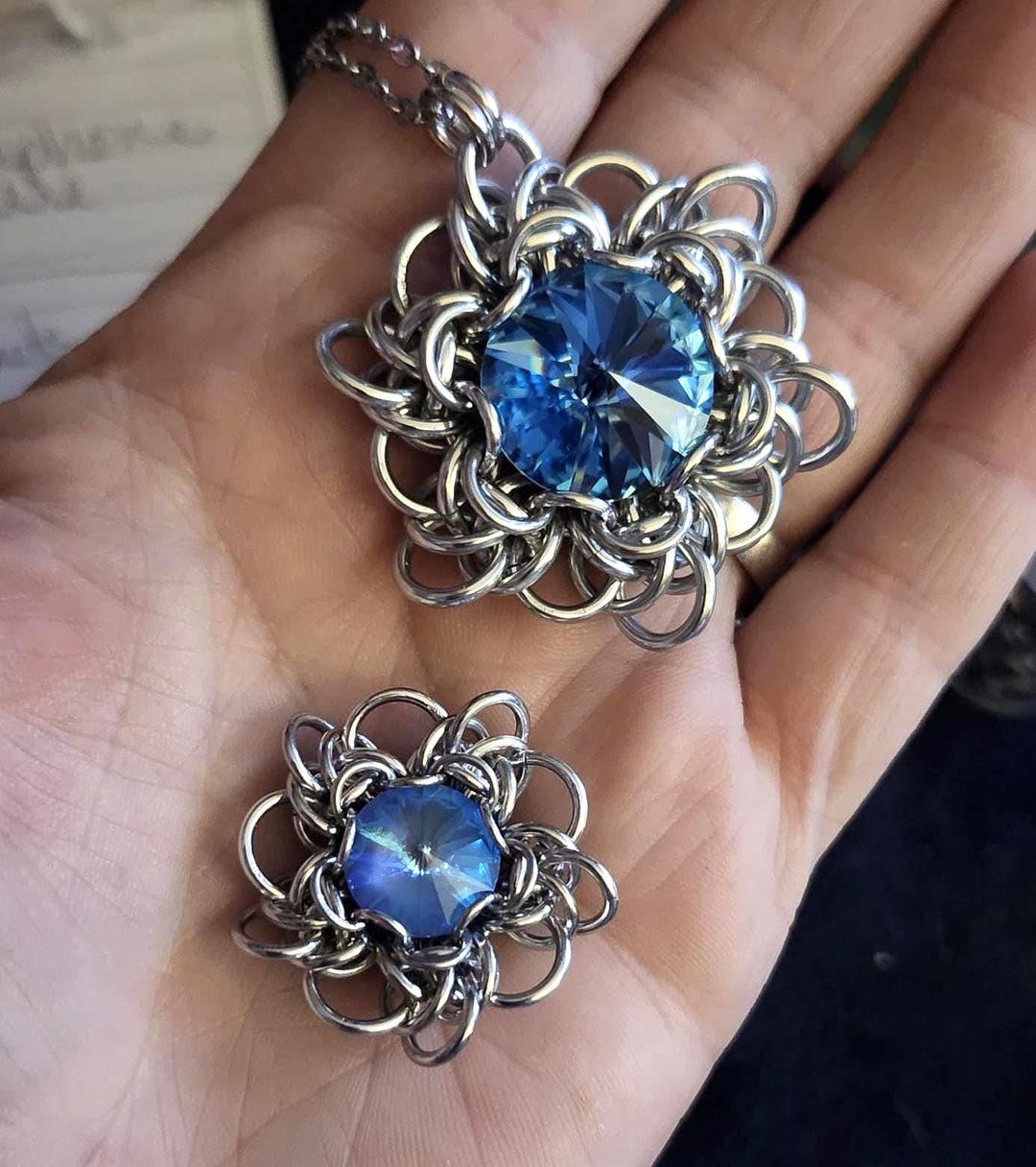 Neptune & Jupiter Chainmail Pendant Tutorial With Rivoli Capture. 3 ...