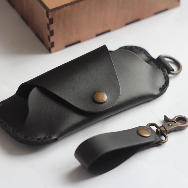 Slim Leather Glasses Case: Pesonalized Keychain Sunglasses Pouch ...
