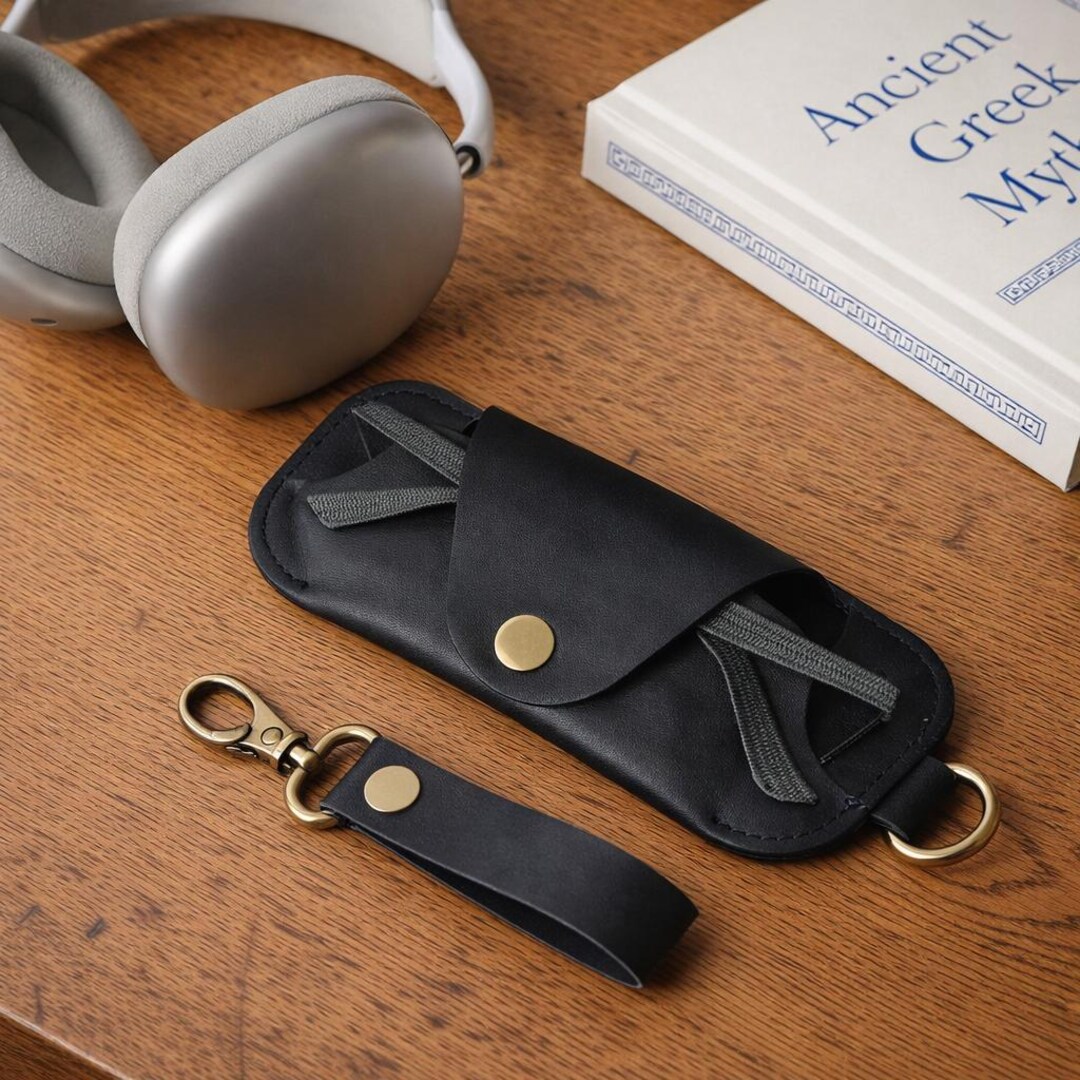 Slim Leather Glasses Case: Pesonalized Keychain Sunglasses Pouch ...