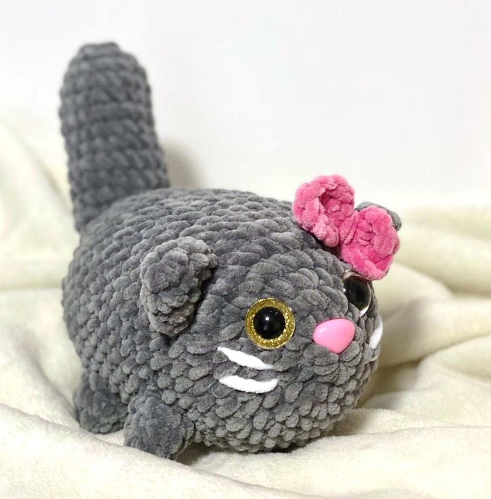 Gray Cat Crochet Pattern: Amigurumi Kitty With Bow (PDF Download) - Etsy