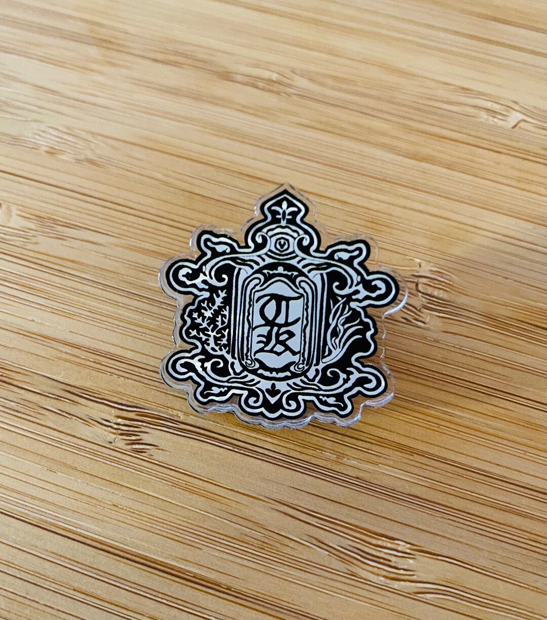 Kinnporsche Family Crest BL Pin - Etsy
