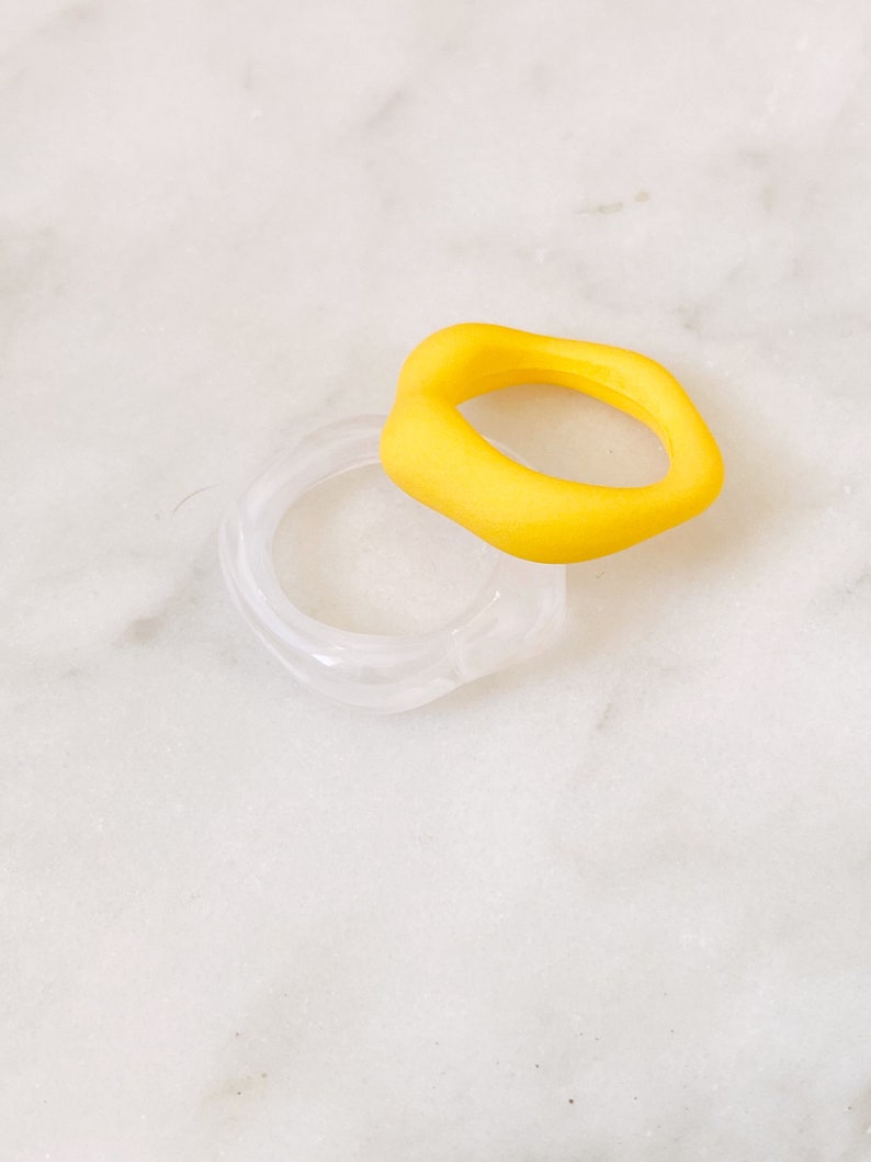 Wavy Ring Set | Colorful Plastic Ring Set | Clear Plastic Rings | Matte ...