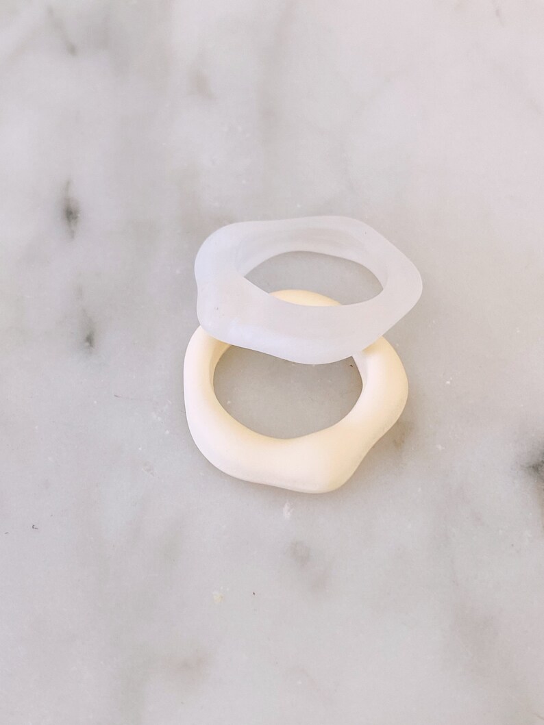 Wavy Ring Set | Colorful Plastic Ring Set | Clear Plastic Rings | Matte ...