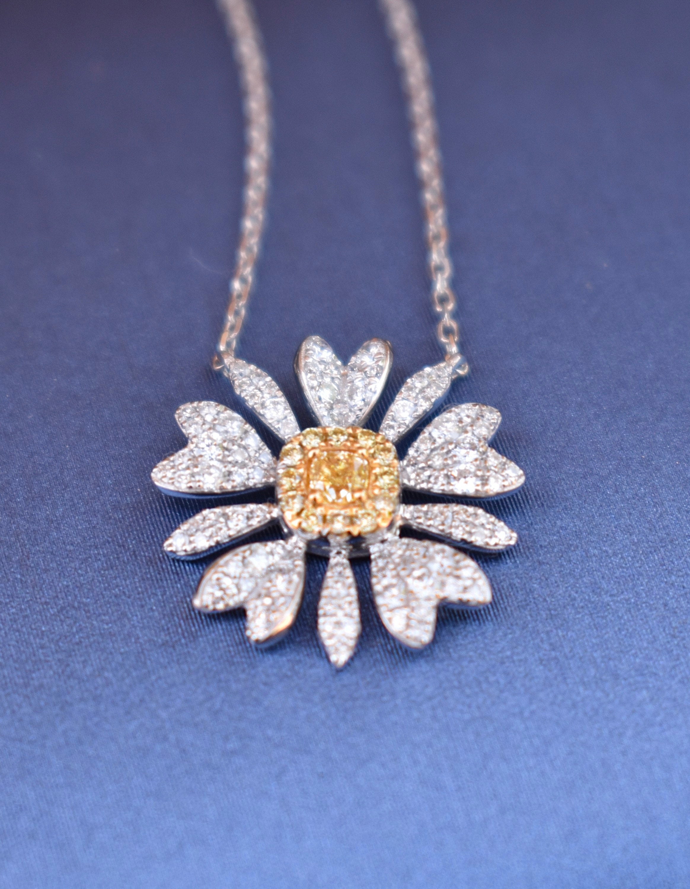 18K Solid Gold Diamond Daisy Necklacedaisy Flower Charm - Etsy