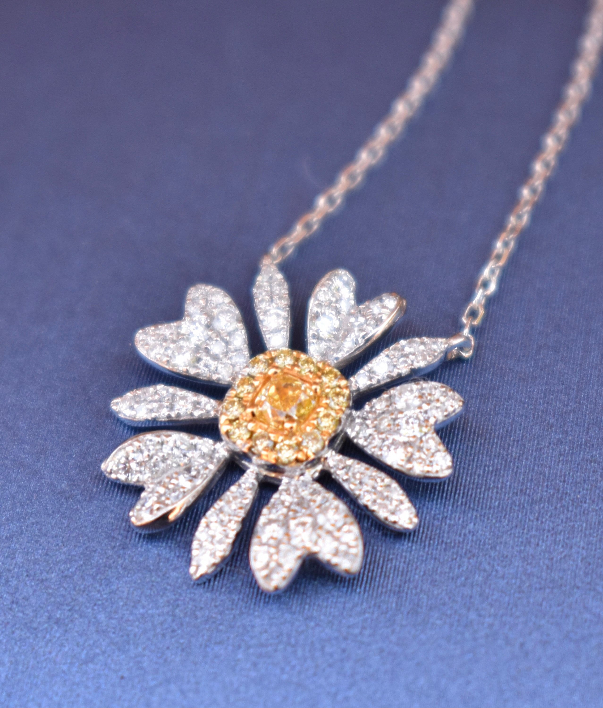 18K Solid Gold Diamond Daisy Necklacedaisy Flower Charm - Etsy