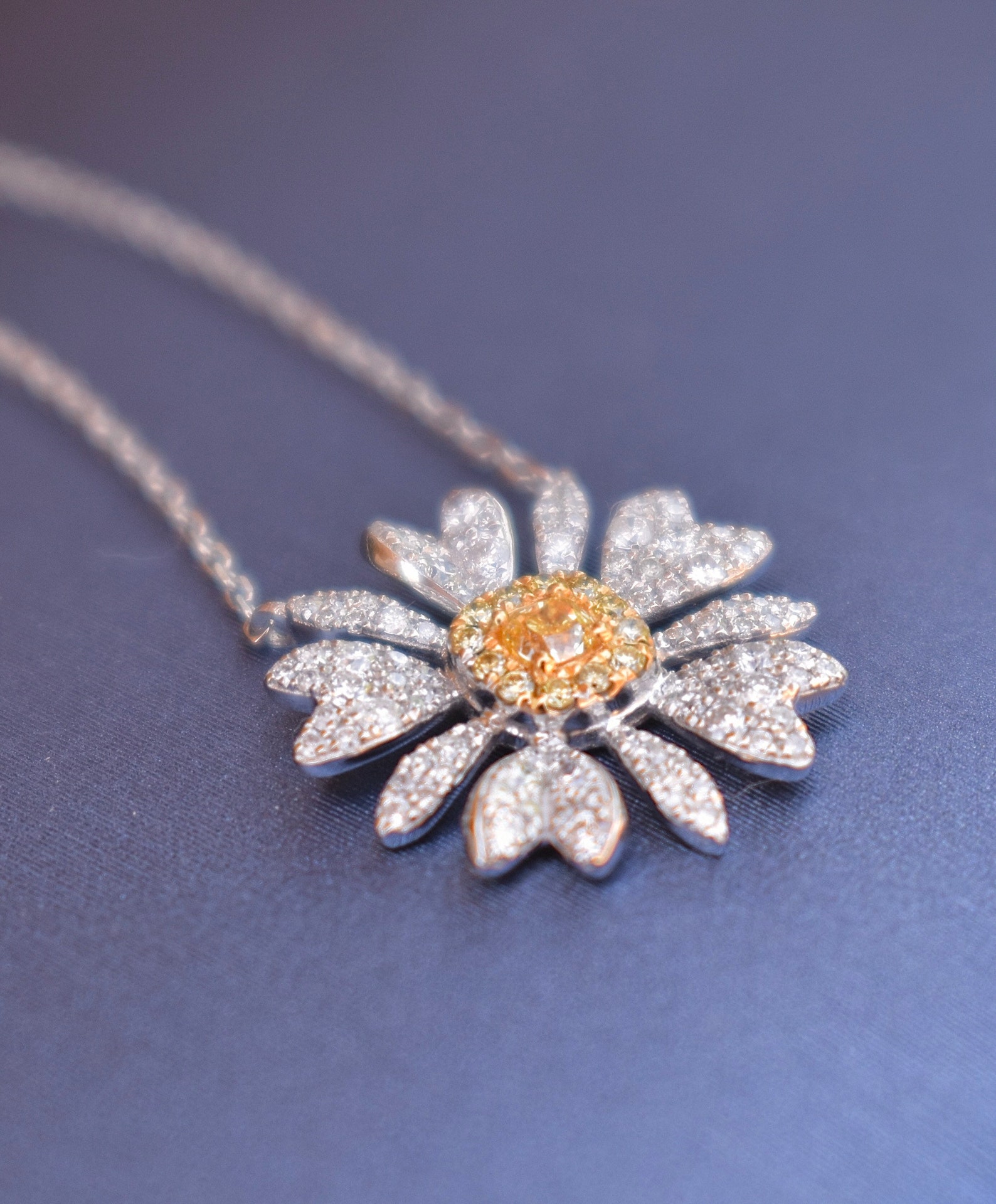 18K Solid Gold Diamond Daisy Necklacedaisy Flower Charm - Etsy