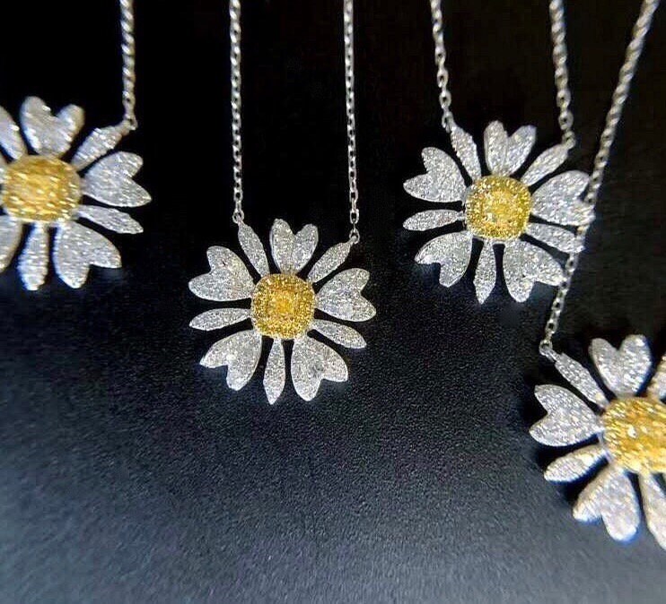 18K Solid Gold Diamond Daisy Necklacedaisy Flower Charm - Etsy
