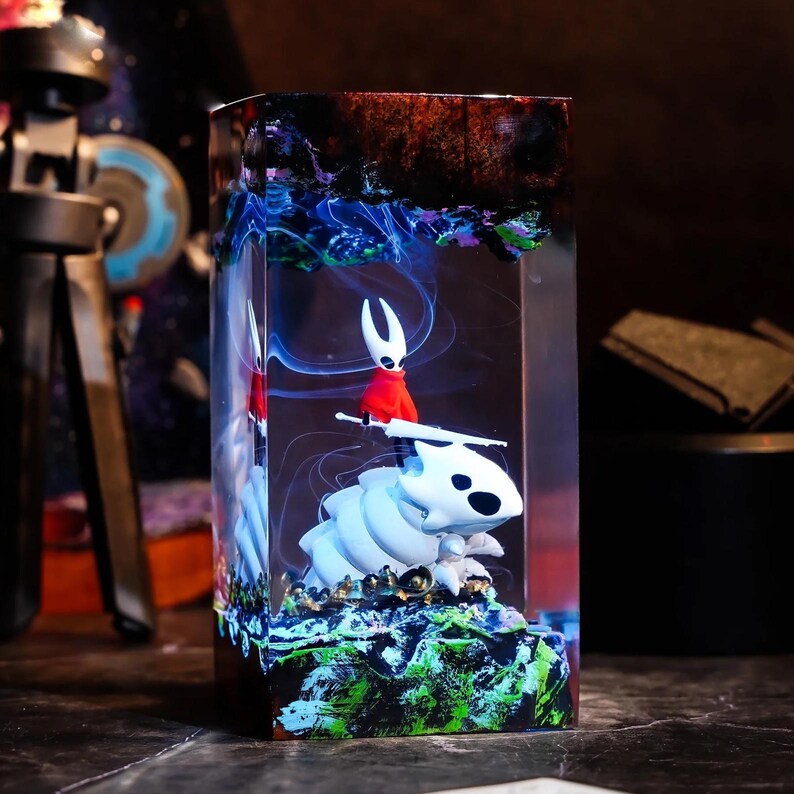 Hornet & Bell Beast Hollow Knight Silksong Resin Lamp, Indie Game LED ...