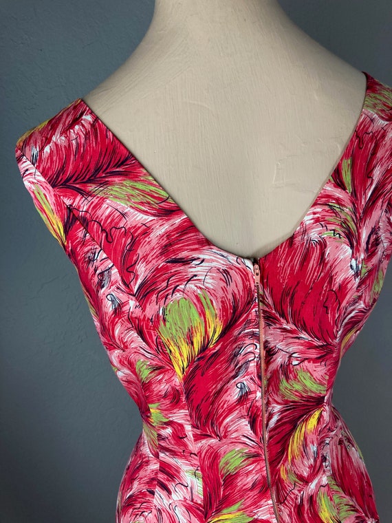 1950s / 1960s Brilliant Fuchsia Feather Print Wiggle … - Gem