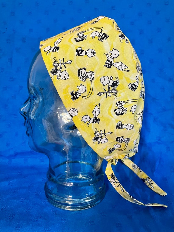 Peanuts Characters Decorate This Traditional Surgical Scrub - Etsy