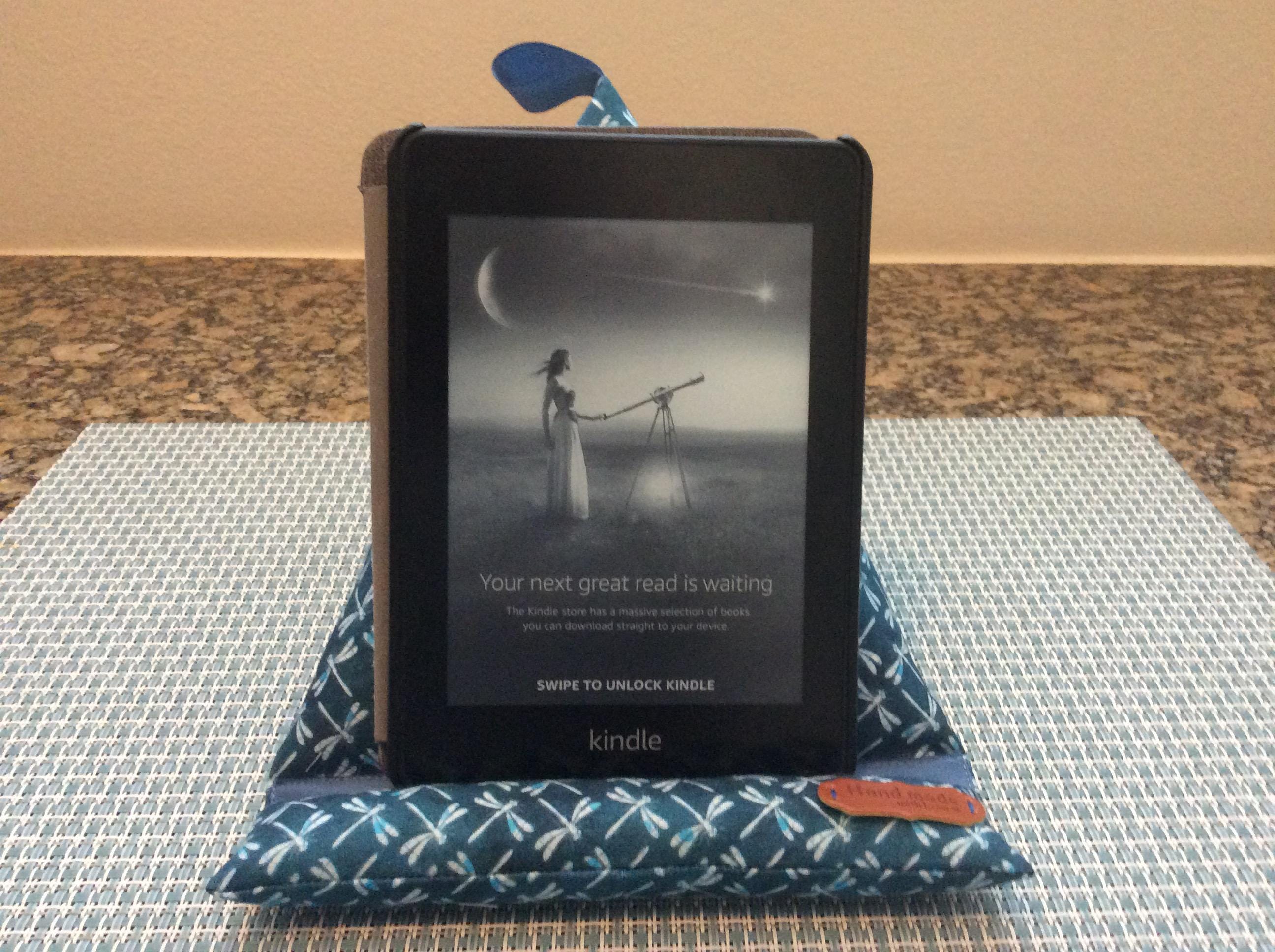 MEDIUM "dragonflies" Kindle/e Reader/tablet/smartphone/pillow/cushion ...
