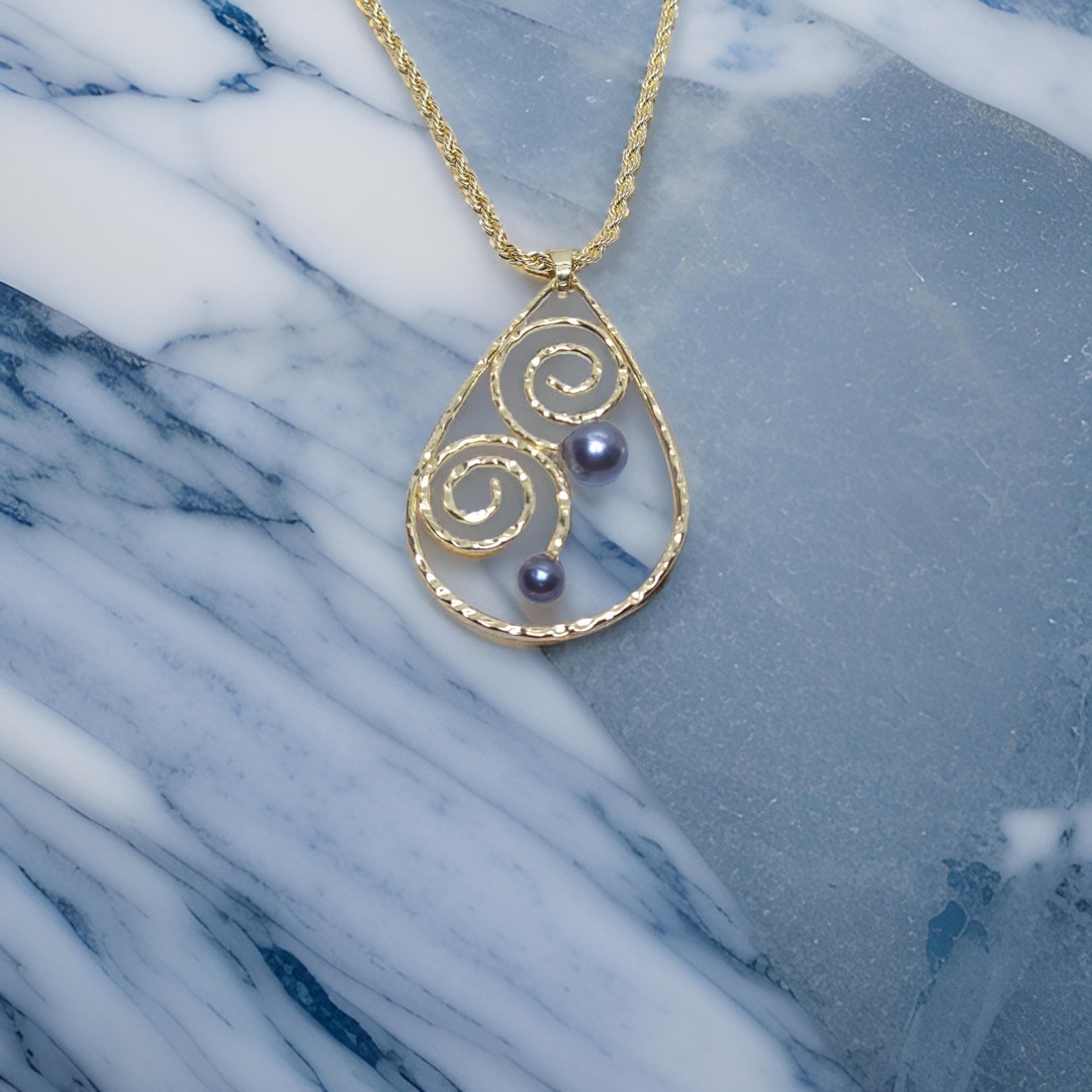 Teardrop Black Shell Necklace - Hawaiian Necklace - Pearl Shell ...