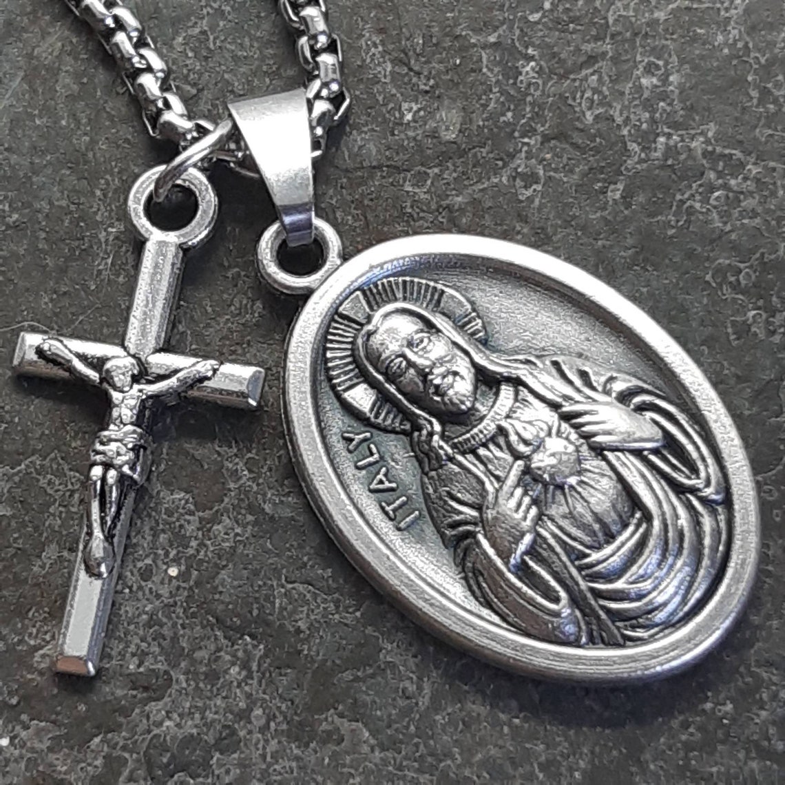 Sacred Heart of Jesus Necklace. Stainless Steel Box Chain With Saint ...