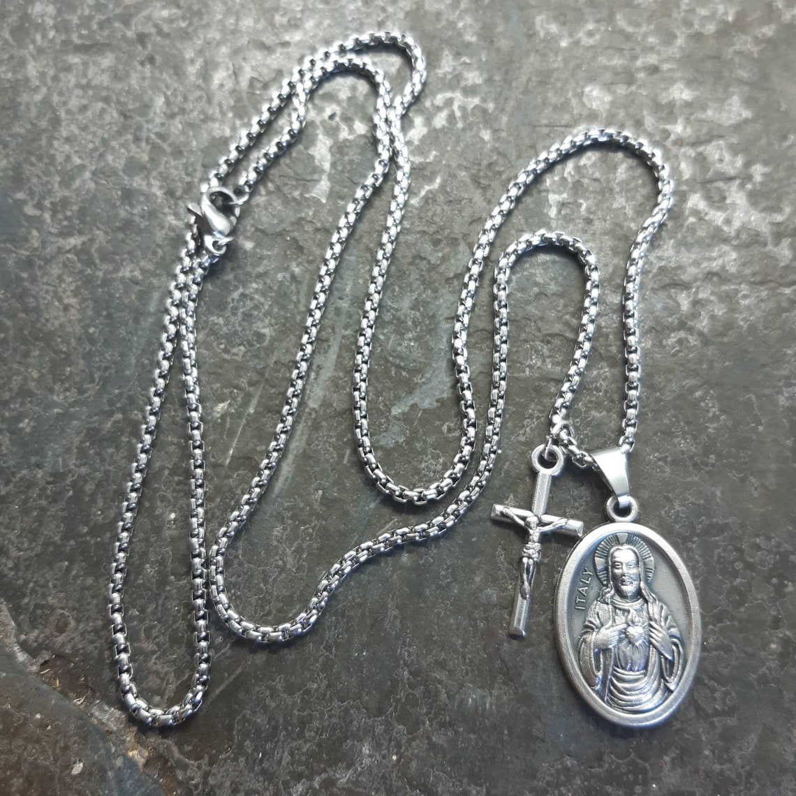 Sacred Heart of Jesus Necklace. Stainless Steel Box Chain With Saint ...
