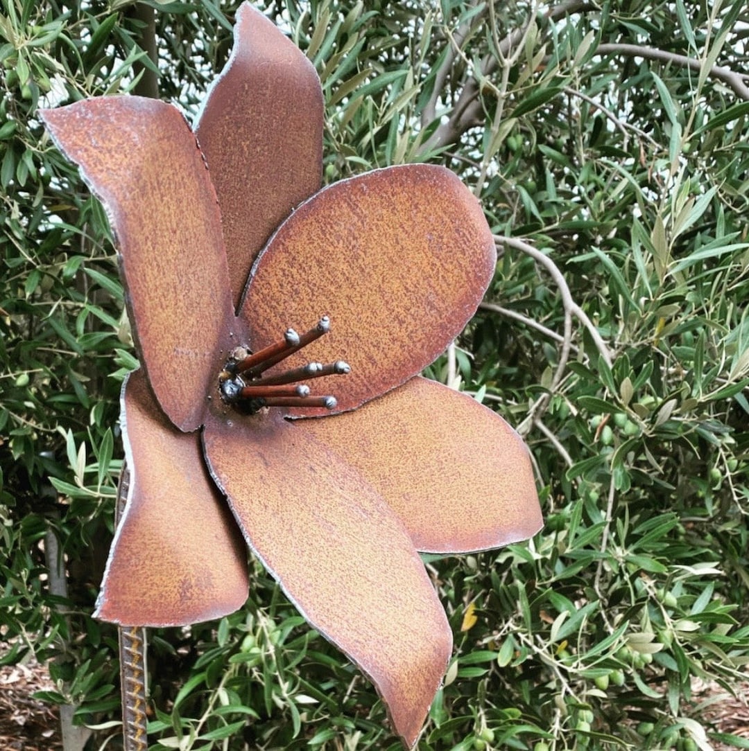 Lily Flower Metal Art, Garden Flower Sculpture, Metal Flower Art for ...