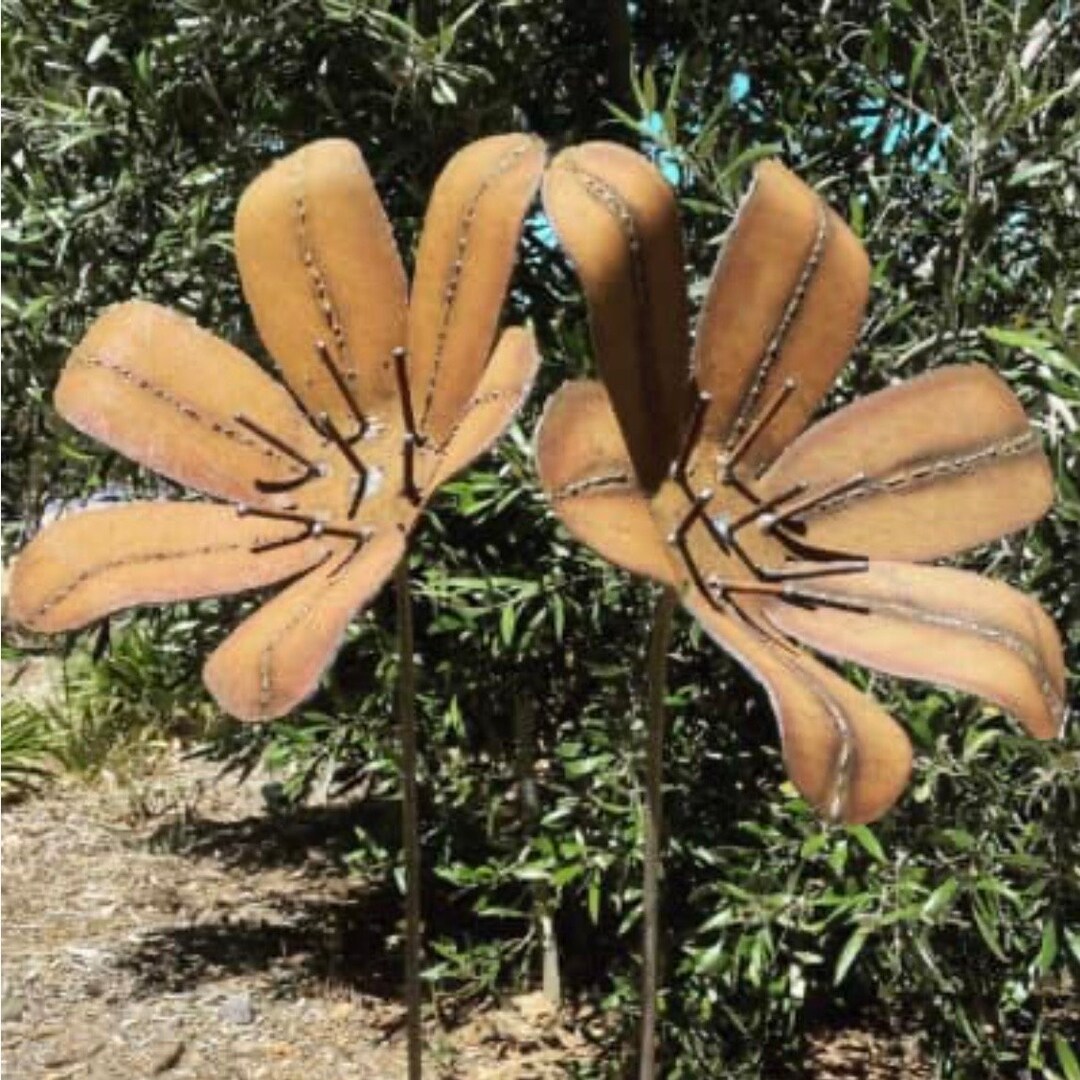 Lily Flower Art, Welded Metal Flower Decor, Metal Yard Art, Metal ...