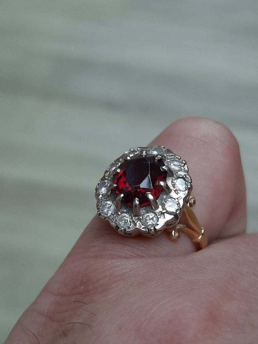 A Vintage 18ct Gold Garnet and Diamond Ring - Etsy