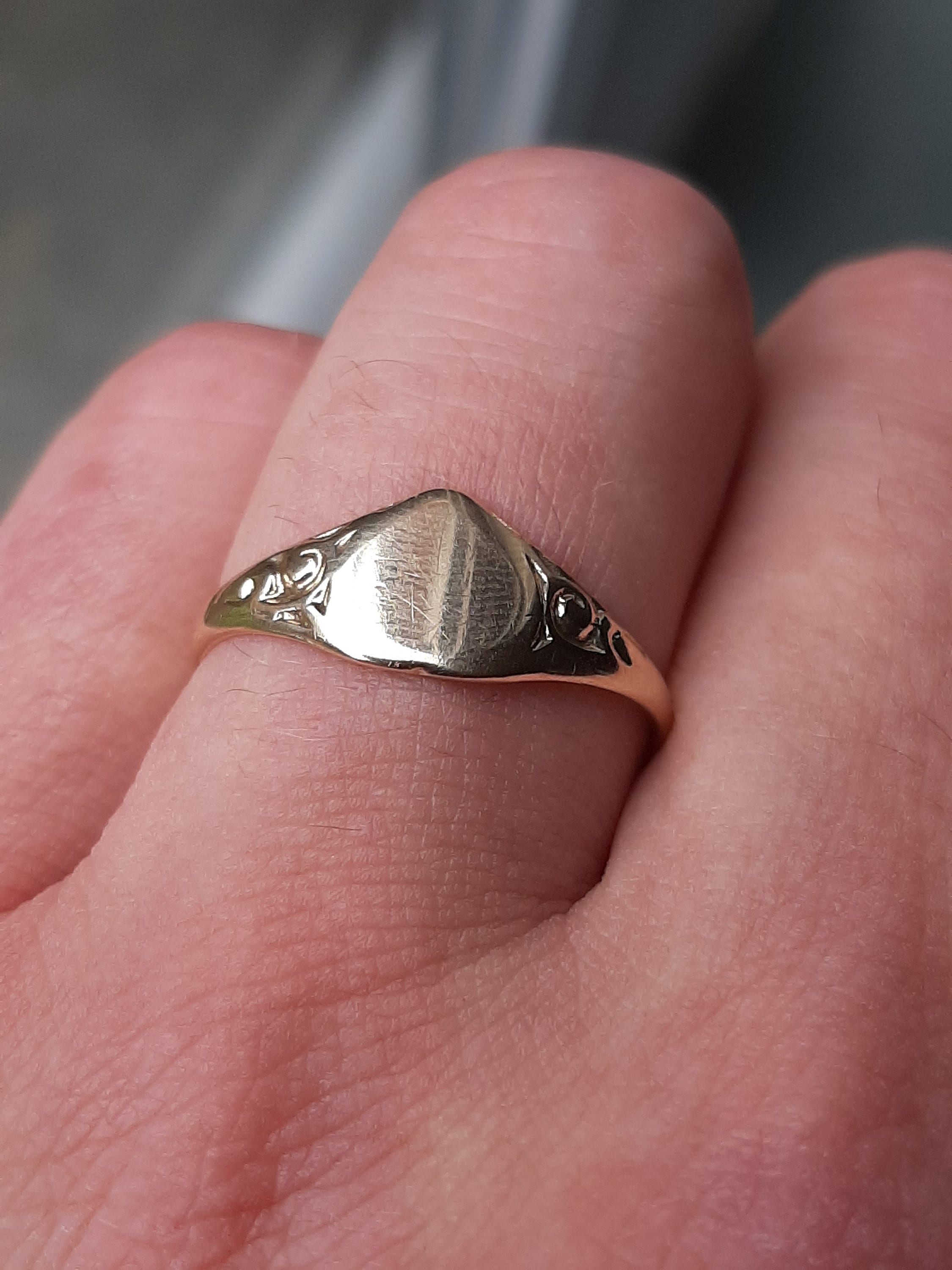 A Vintage 9ct Gold Heart Signet Ring - Etsy