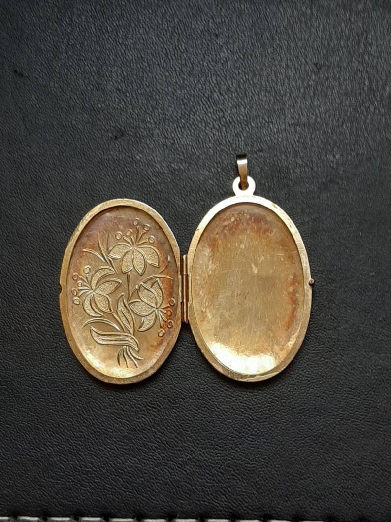 A Vintage 9ct Gold Locket - Etsy