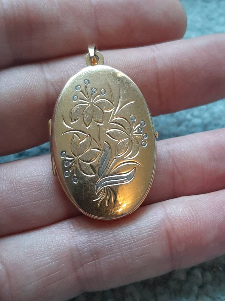 A Vintage 9ct Gold Locket - Etsy