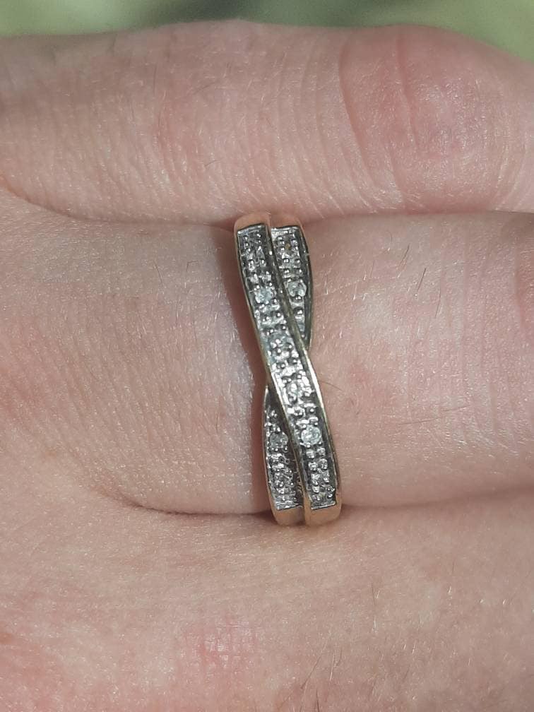 A Vintage 9ct Gold Diamond Crossover Ring - Etsy