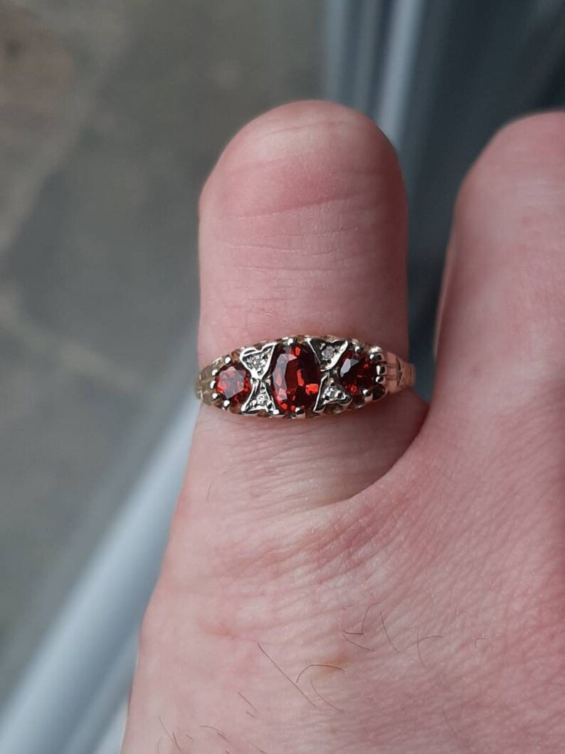 A Vintage 9ct Gold Garnet and Diamond Ring - Etsy
