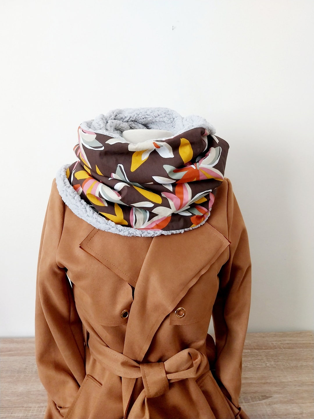 Snood, Double-turn Cotton Scarf With Multi-colored Petals on a Brown ...