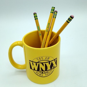 Newsradio WNYX 585 AM Yellow Mug - Phil Hartman Bill Mcneal Tribute ...