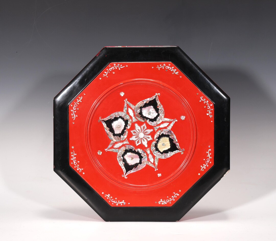 Large Sectioned Lacquer Food Bento Box With Mother of Pearl Inlay Lid ...