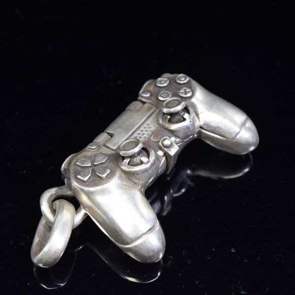 Controller Necklace - Etsy