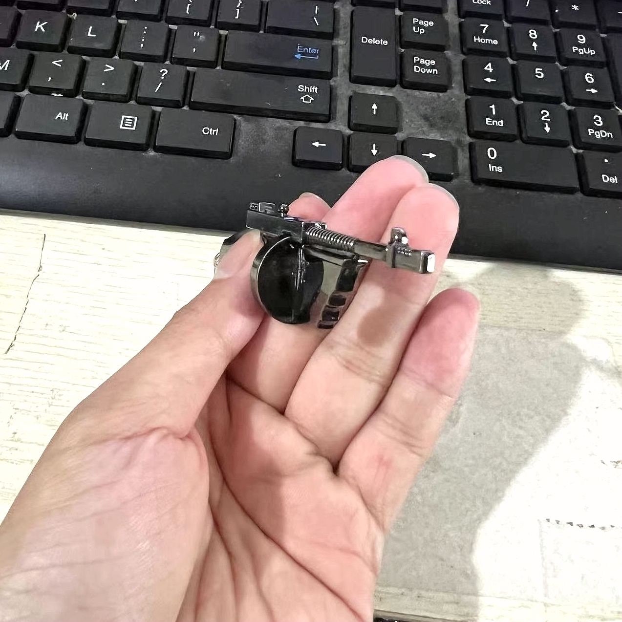 3D Toy Thompson Tommy Submachine Miniature Toy Gun Model Key Ring Key ...