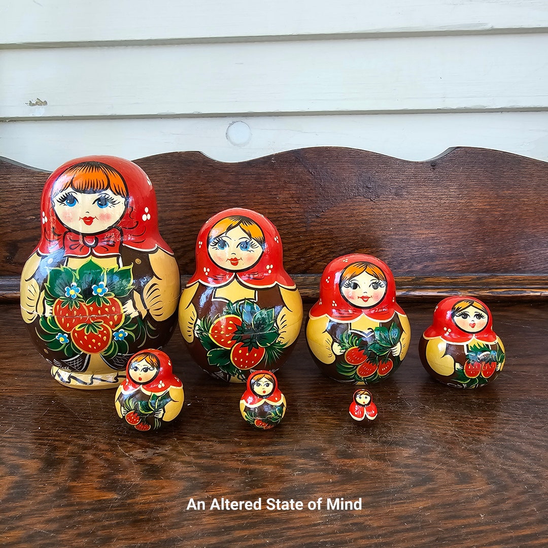Vintage Russian Nesting Dolls 7 Stacking Dolls Traditional Round ...