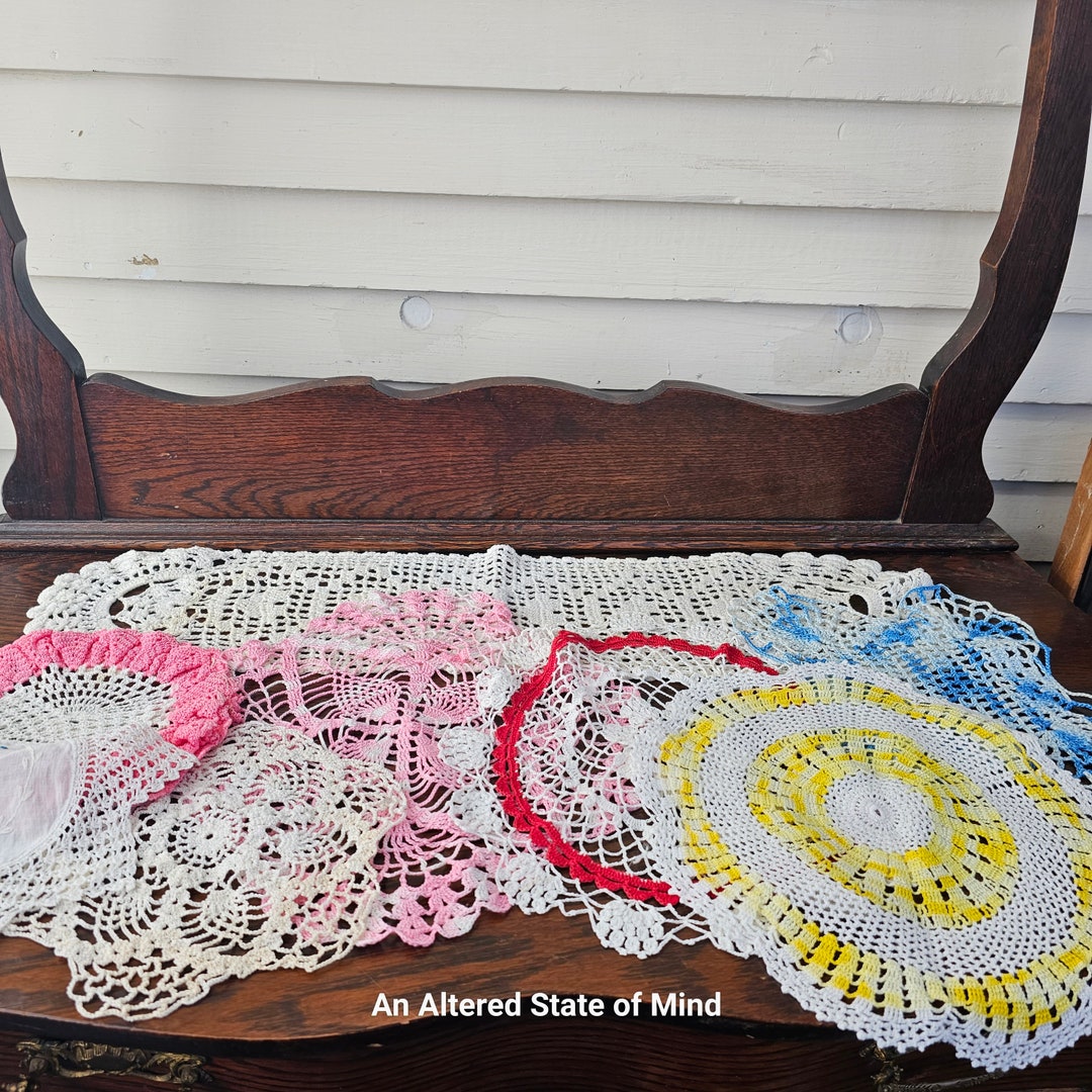 Vintage Doily Lot Colorful Round Crochet Patterned Doilies Decorative ...