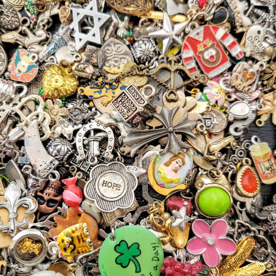 8oz Vtg. to Mod Mixed Charms Pendant Mystery Lot, Jewelry Making ...