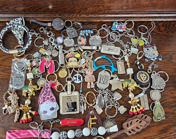 Vintage to Mod Keychains Mixed Lot Logos Souvenirs Advertising ...