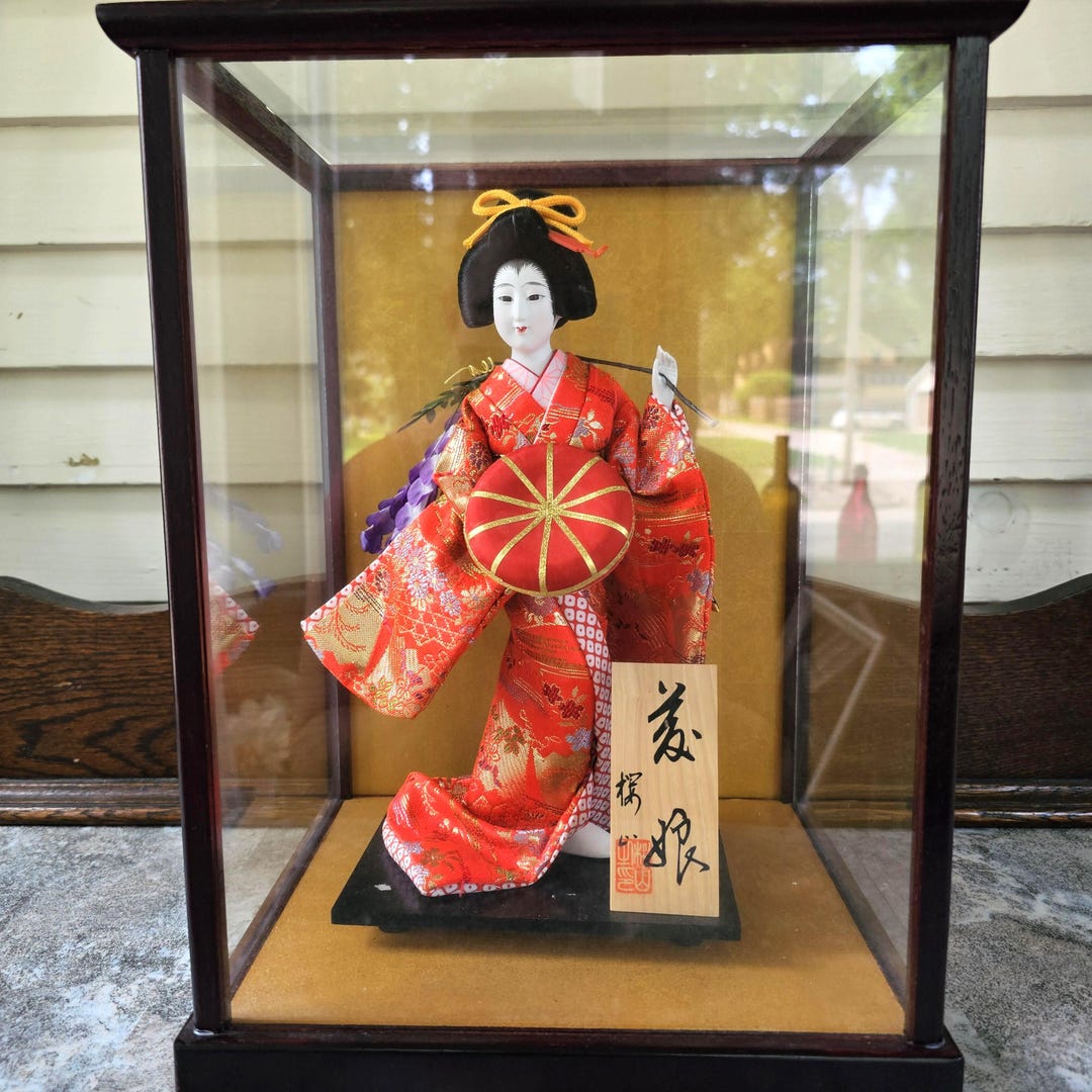 Vintage 10" Japanese Geisha Doll in Glass Case, Kimono Dress ...