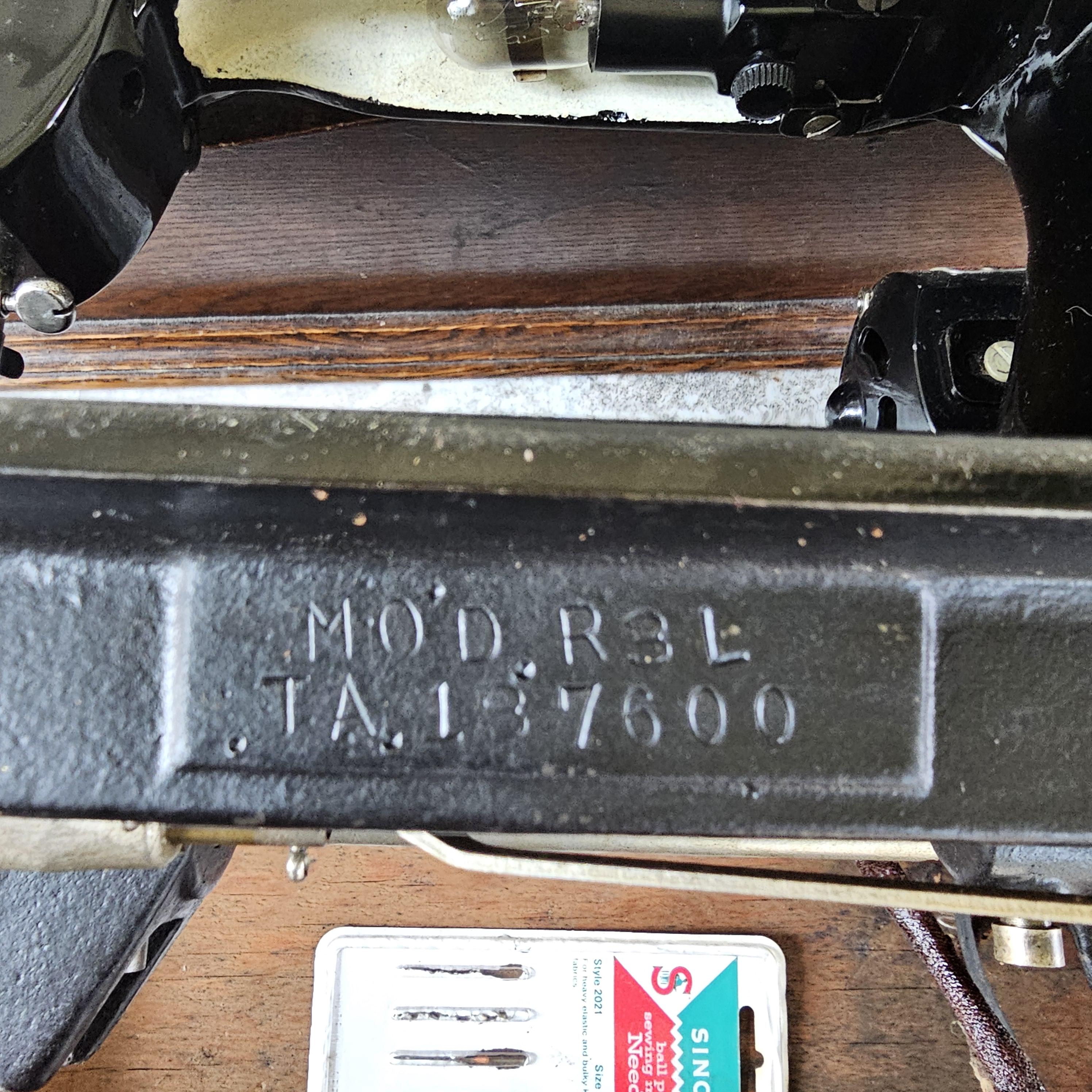 Vintage Mercury Dial-o-matic Sewing Machine: Black Ornate Electric ...