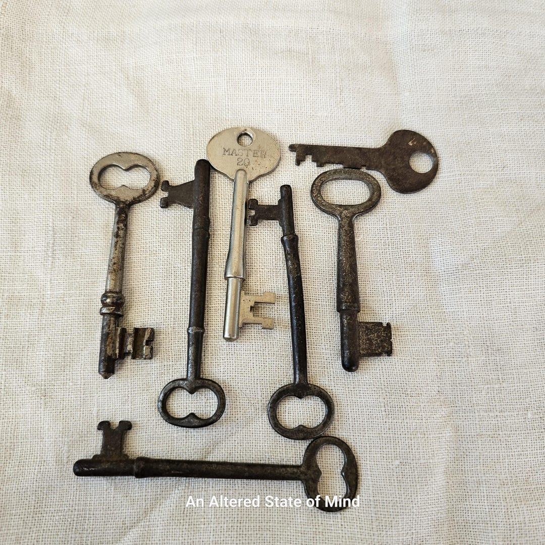 7 Vintage Skeleton Keys, Old Rustic Antique Key, Authentic Bit Key ...
