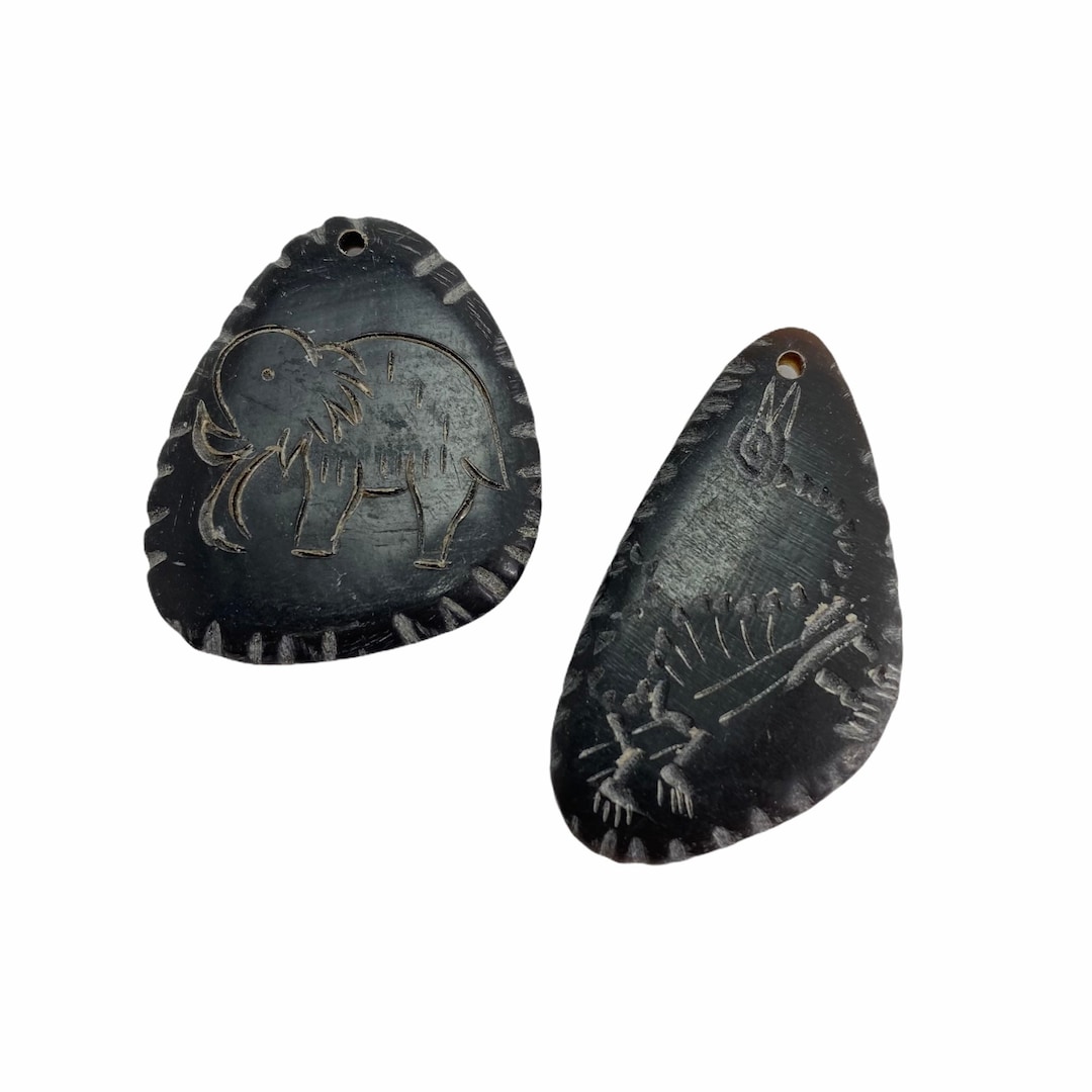 Vintage Carved Water Buffalo Horn Pendant 33mm Prehistoric Woolly ...