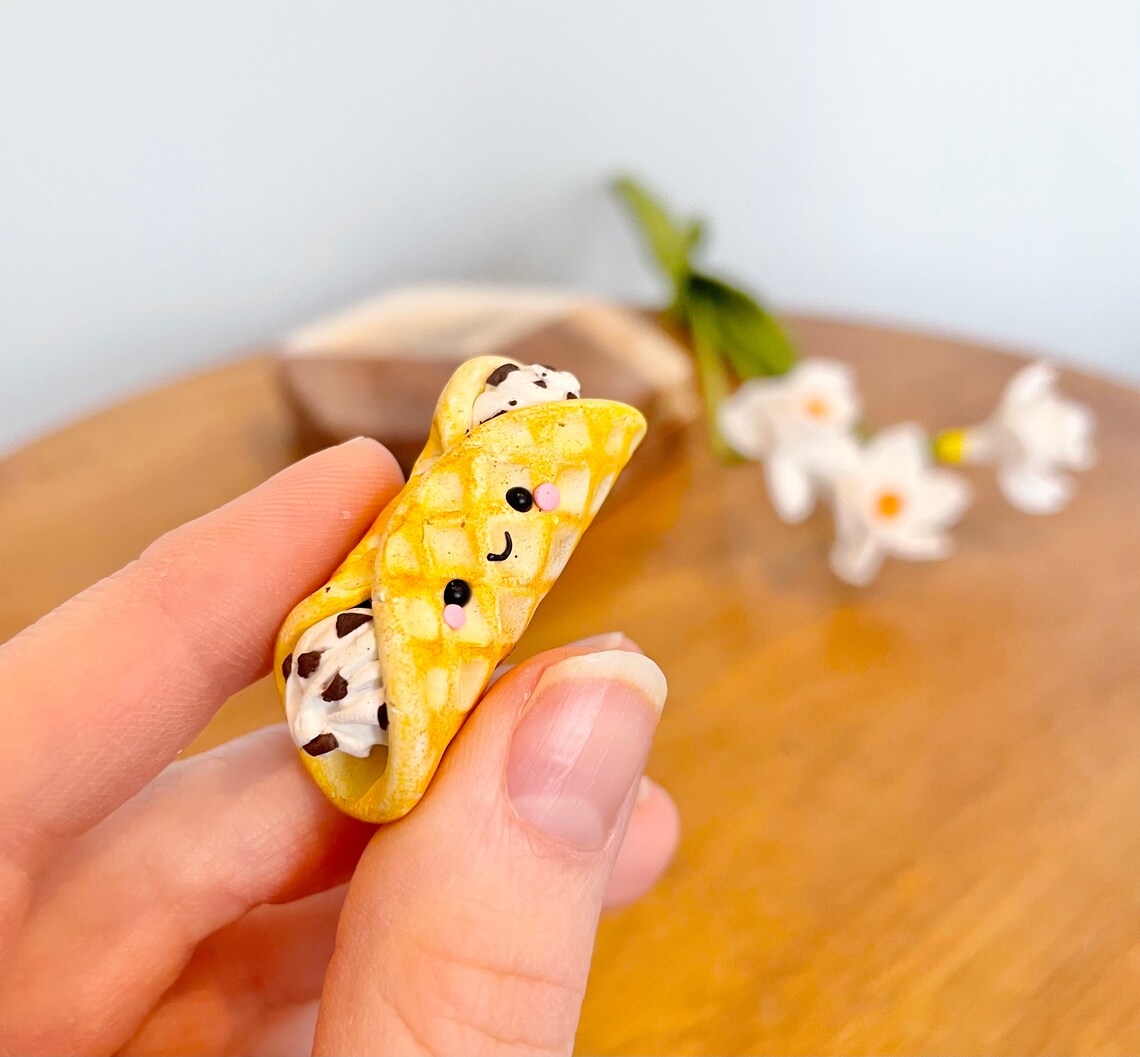 Italian Cannoli Magnet, Chocolate Chip Cannoli Fridge Magnet, Cute Fake ...