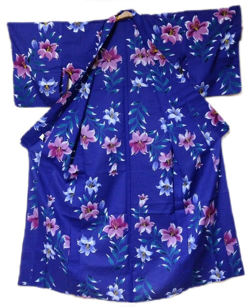 Yukata for Women / Lily Flowers - Etsy