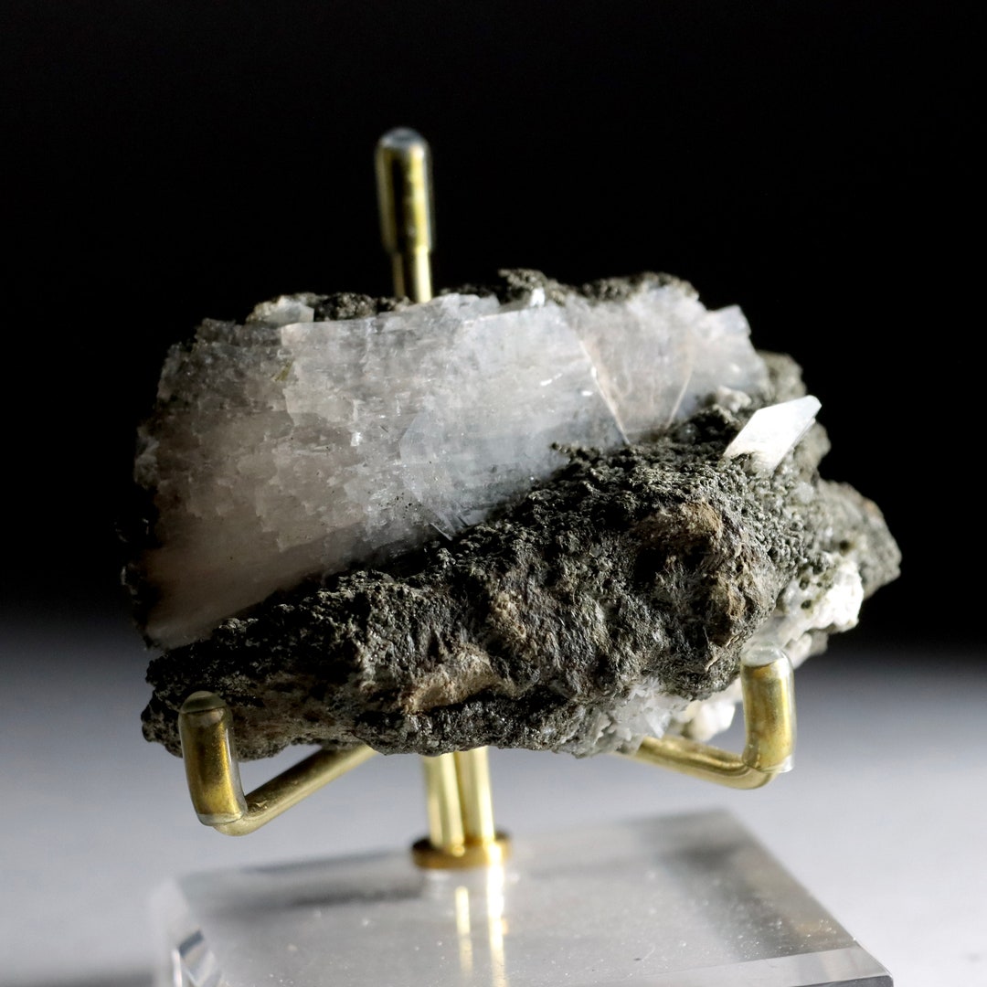 Natural Stilbite Crystal on Matrix Stilbite Cluster Mineral Specimen ...