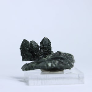 Hedenbergite in Quartz | Natural Quartz Gemstone Quartz Point Crystal ...