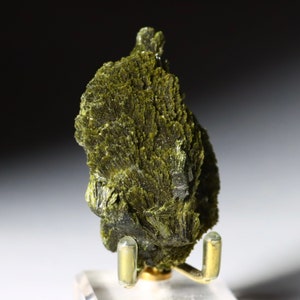Natural Epidote Fan | Rare Mineral Specimen Rare Crystal Collection ...