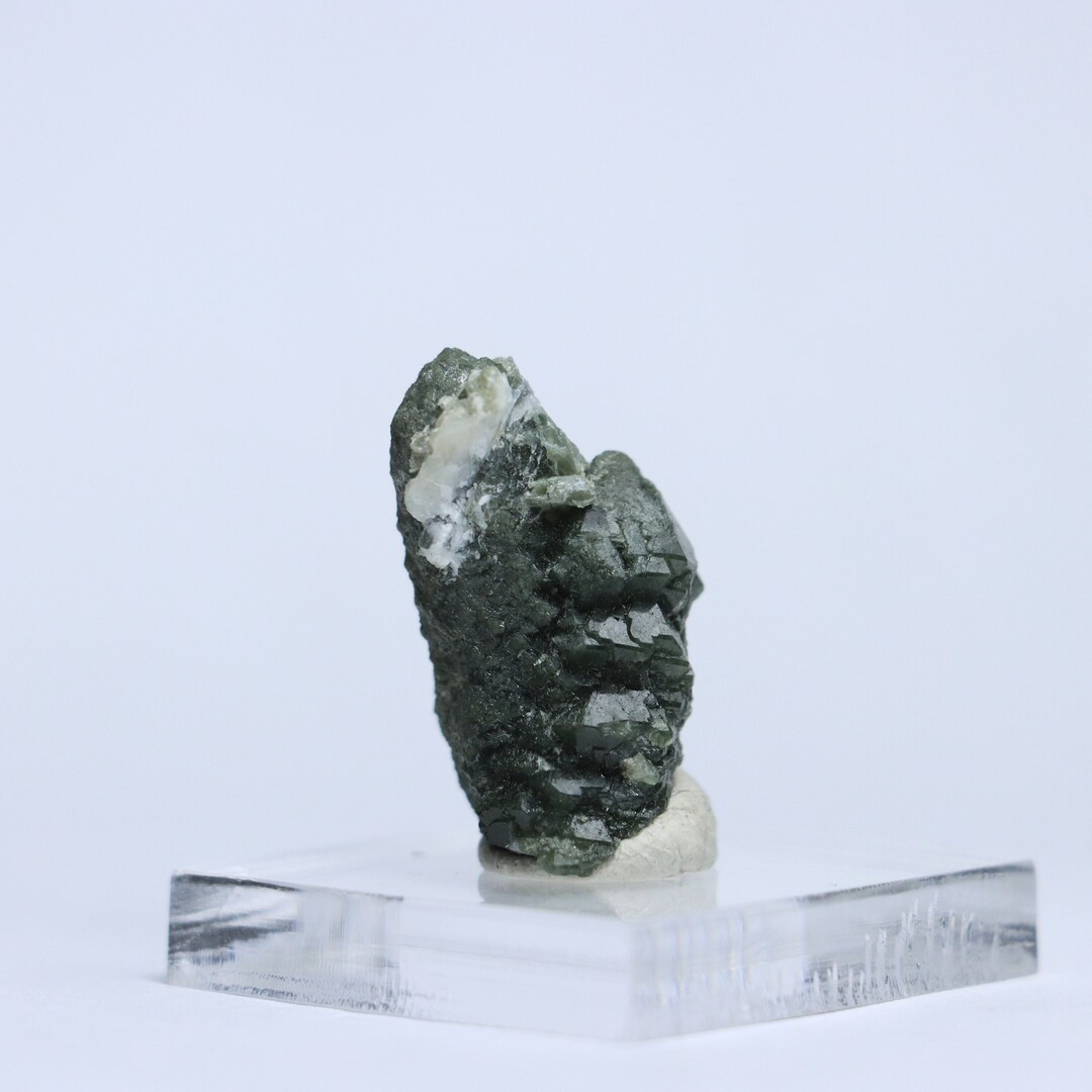 Hedenbergite in Quartz | Natural Quartz Gemstone Quartz Point Crystal ...