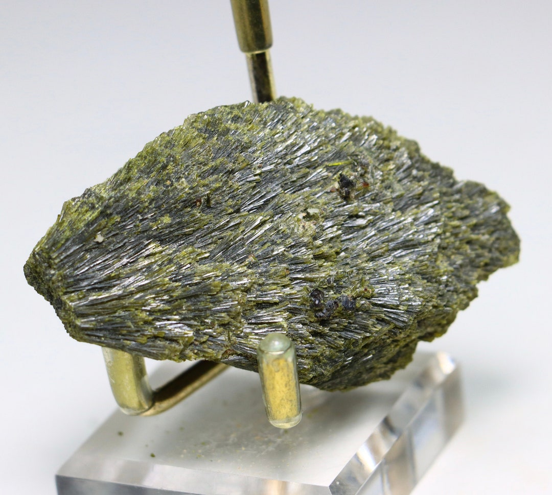 Natural Epidote Fan | Rare Mineral Specimen Rare Crystal Collection ...